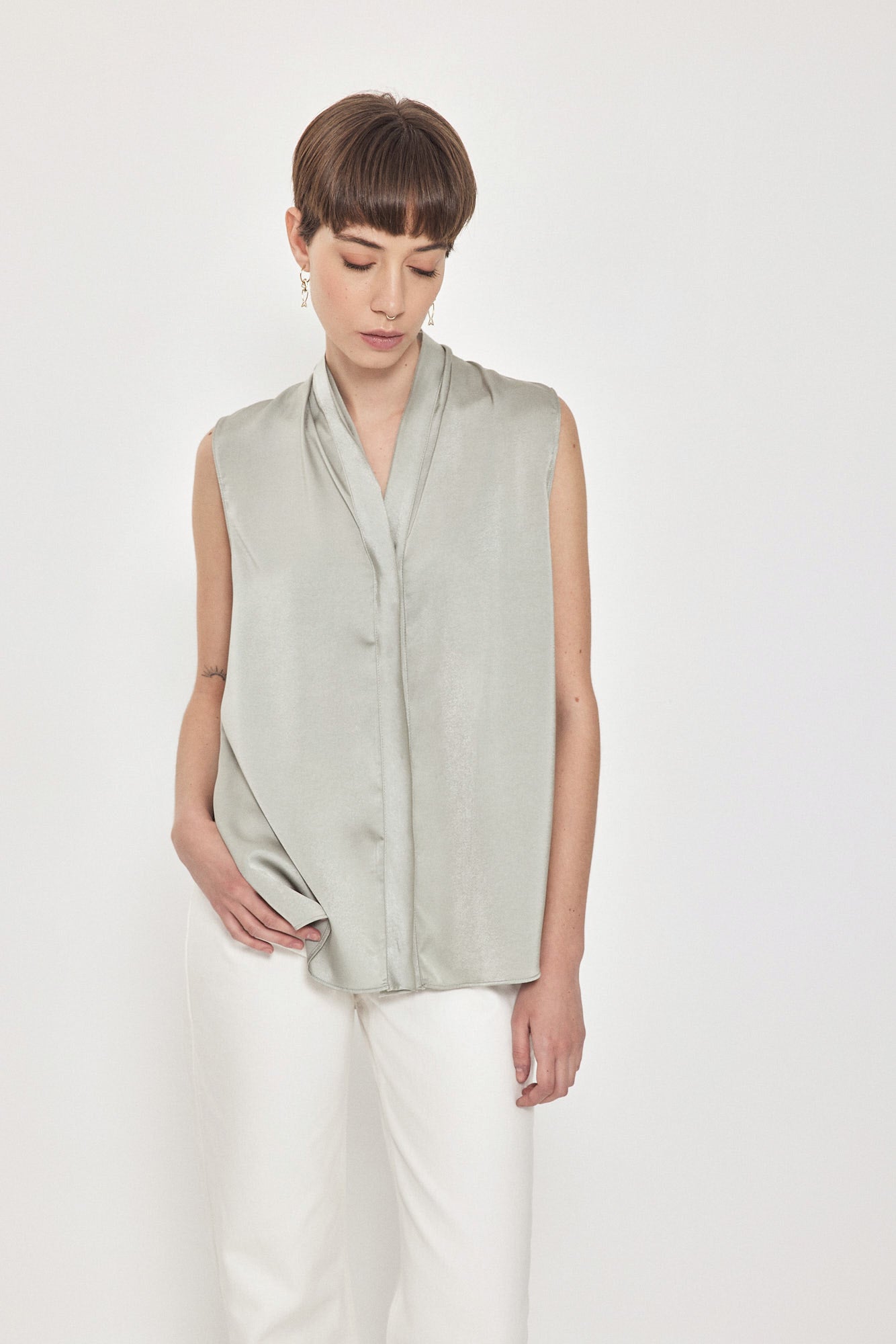 BUTTON TANK TOP